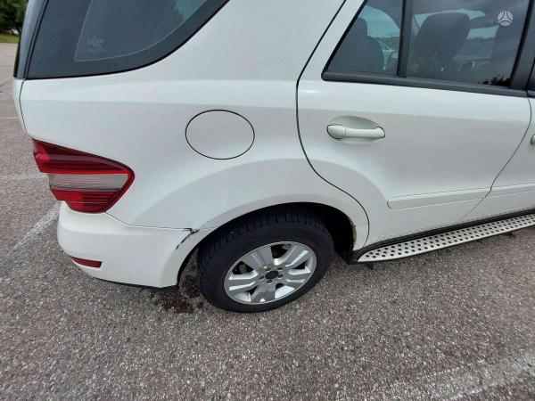 White Mercedes-Benz ML 320 2008 in Jurbarkas, with an engine capacity of 2.99 L and mileage of 478 thousand km for 6500 €, photo 4 on AUTOMOTO.COM.LV
