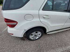 Balts Mercedes-Benz ML 320 2008 Jurbarkas, ar dzinēja tilpumu 2.99 L un nobraukumu 478 tūkst. km par 6500 €, foto 5 vietnē AUTOMOTO.COM.LV