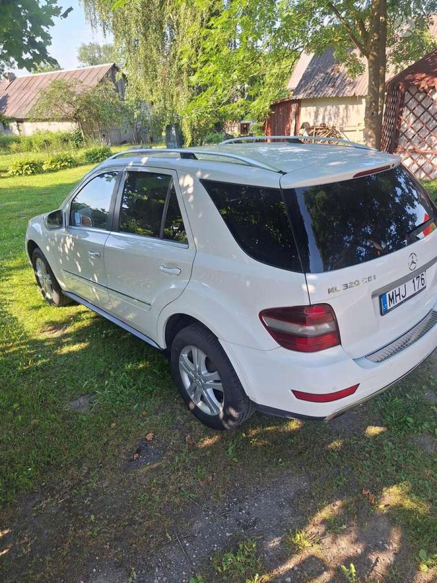 Белый Мерседес МЛ 320 2008 в Вильнюс, объемом двигателя 2.99 л и пробегом 489 тыс. км за 4800 €, фото 5 на AUTOMOTO.COM.LV