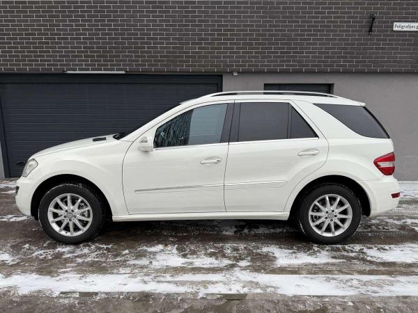 Balts Mercedes-Benz ML 320 2009 Viļņa, ar dzinēja tilpumu 2.99 L un nobraukumu 424 tūkst. km par 5700 €, foto 2 vietnē AUTOMOTO.COM.LV