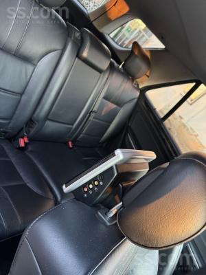 White Mercedes-Benz ML 320 2009 in Rezekne, with an engine capacity of 3.00 L and mileage of 294 thousand km for 7800 €, photo 9 on AUTOMOTO.COM.LV