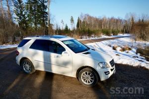 Белый Мерседес МЛ 320 2009 в Резекне, объемом двигателя 3.00 л и пробегом 290 тыс. км за 7900 €, фото 4 на AUTOMOTO.COM.LV