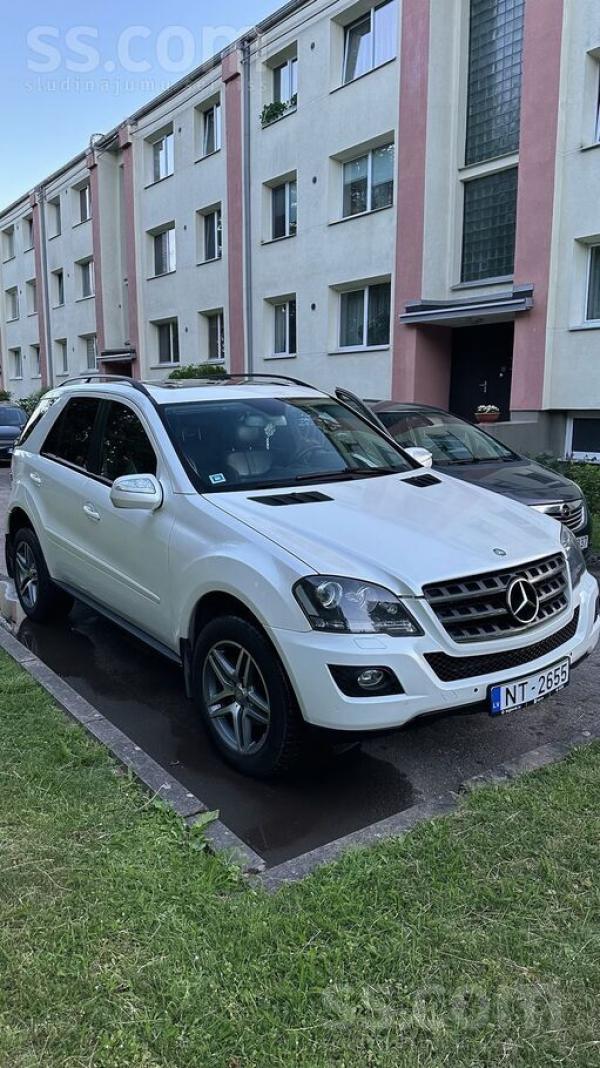 Balts Mercedes-Benz ML 320 2009 Dobele, ar dzinēja tilpumu 3.00 L un nobraukumu 387 tūkst. km par 6000 €, foto 2 vietnē AUTOMOTO.COM.LV