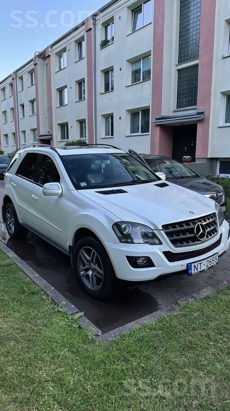 Balts Mercedes-Benz ML 320 2009 Dobele, ar dzinēja tilpumu 3.00 L un nobraukumu 387 tūkst. km par 6000 €, foto 3 vietnē AUTOMOTO.COM.LV