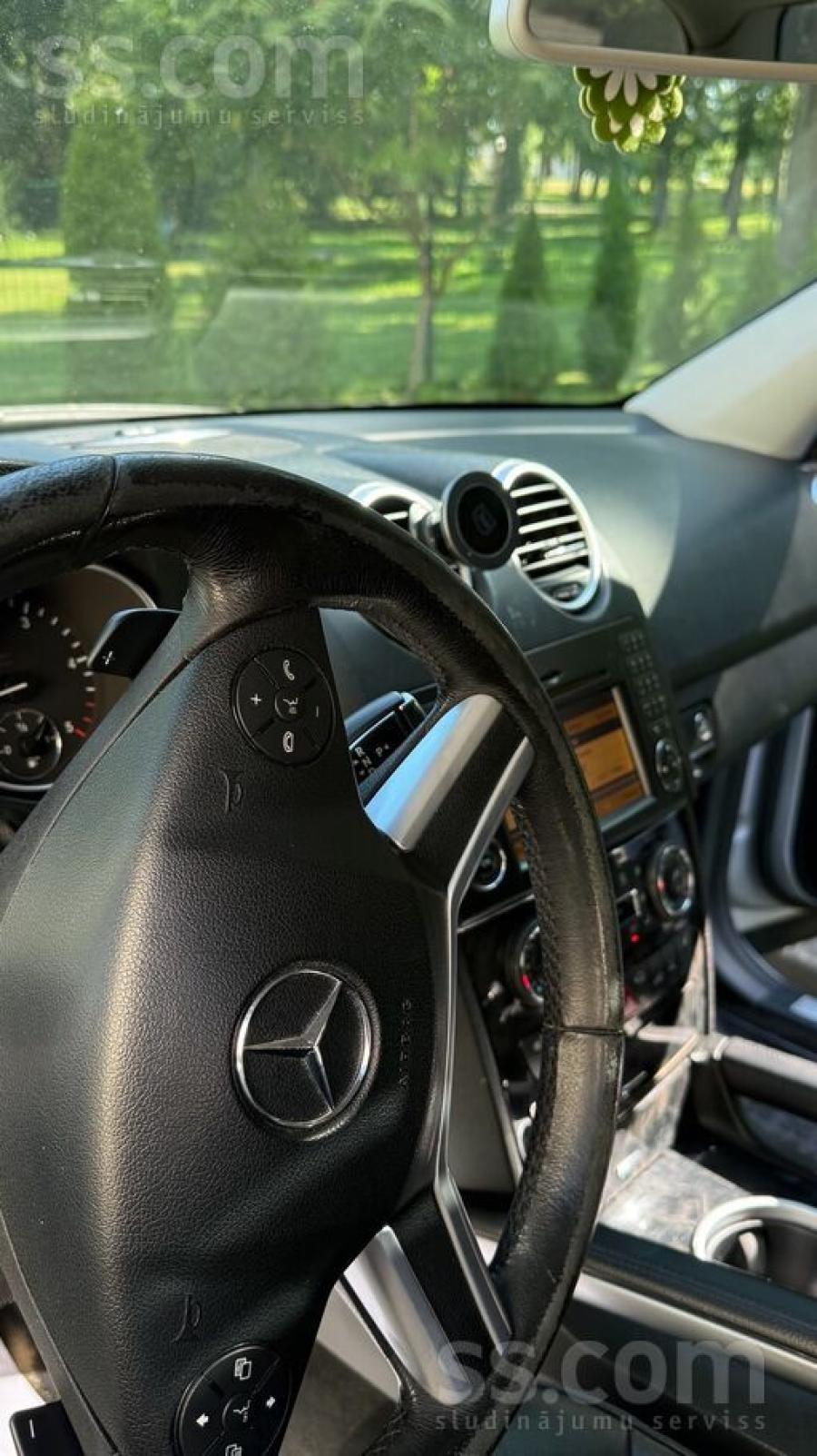 Balts Mercedes-Benz ML 320 2009 Dobele, ar dzinēja tilpumu 3.00 L un nobraukumu 387 tūkst. km par 6000 €, foto 5 vietnē AUTOMOTO.COM.LV