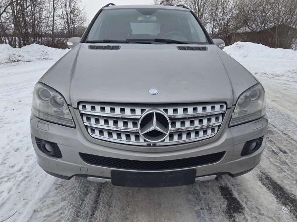Dzeltens Mercedes-Benz ML 320 2006 Kauņa, ar dzinēja tilpumu 3.20 L un nobraukumu 366 tūkst. km par 5100 €, foto 2 vietnē AUTOMOTO.COM.LV