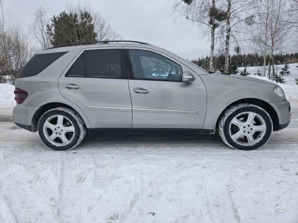 Dzeltens Mercedes-Benz ML 320 2006 Kauņa, ar dzinēja tilpumu 3.20 L un nobraukumu 366 tūkst. km par 5100 €, foto 4 vietnē AUTOMOTO.COM.LV