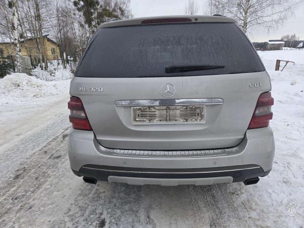 Dzeltens Mercedes-Benz ML 320 2006 Kauņa, ar dzinēja tilpumu 3.20 L un nobraukumu 366 tūkst. km par 5100 €, foto 6 vietnē AUTOMOTO.COM.LV