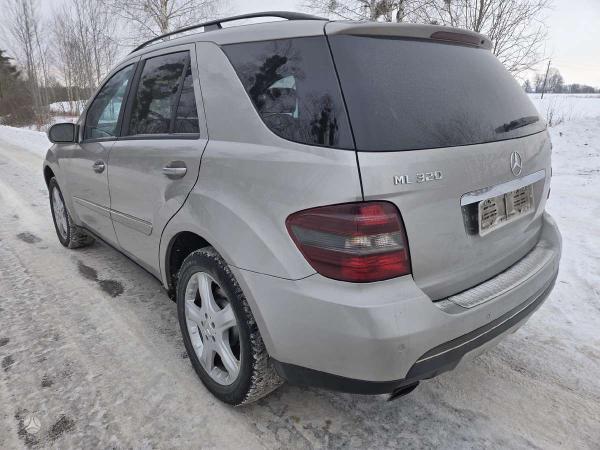 Dzeltens Mercedes-Benz ML 320 2006 Kauņa, ar dzinēja tilpumu 3.20 L un nobraukumu 366 tūkst. km par 5100 €, foto 7 vietnē AUTOMOTO.COM.LV