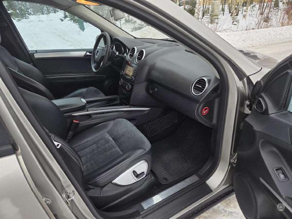 Dzeltens Mercedes-Benz ML 320 2006 Kauņa, ar dzinēja tilpumu 3.20 L un nobraukumu 366 tūkst. km par 5100 €, foto 10 vietnē AUTOMOTO.COM.LV