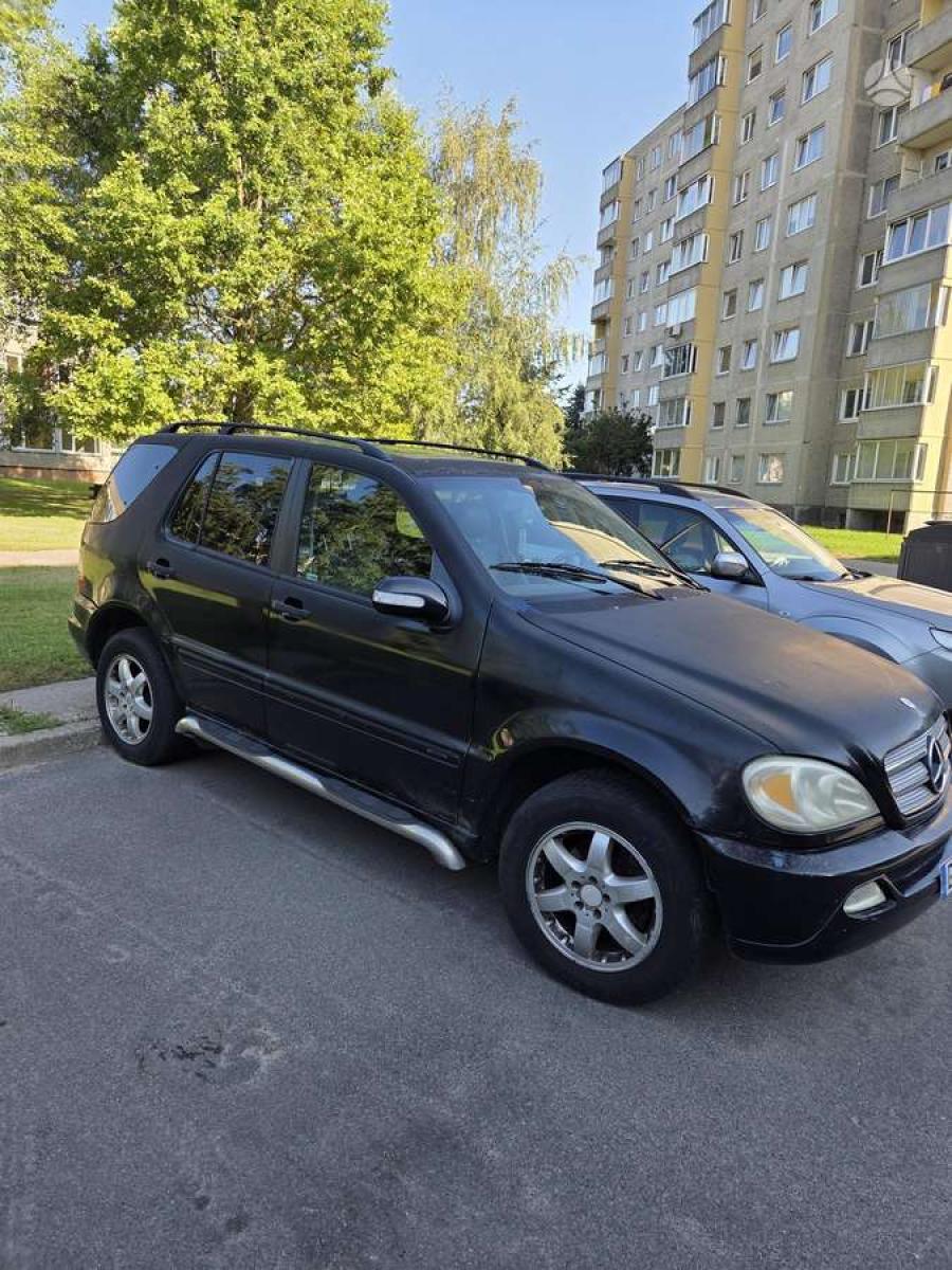 Melns Mercedes-Benz ML 350 2003 Kauņa, ar dzinēja tilpumu 3.50 L un nobraukumu 220 tūkst. km par 1500 €, foto 3 vietnē AUTOMOTO.COM.LV