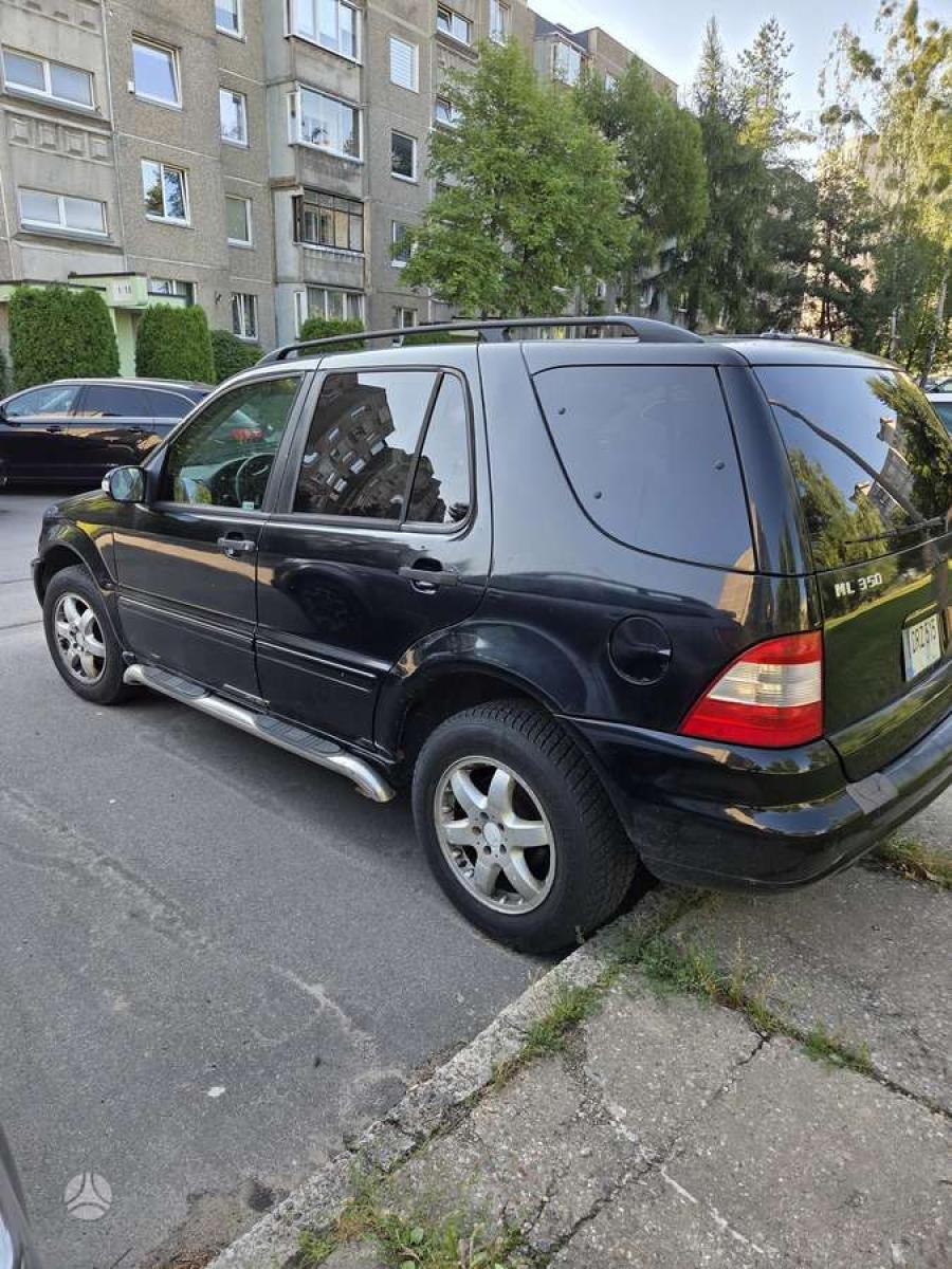 Melns Mercedes-Benz ML 350 2003 Kauņa, ar dzinēja tilpumu 3.50 L un nobraukumu 220 tūkst. km par 1500 €, foto 5 vietnē AUTOMOTO.COM.LV