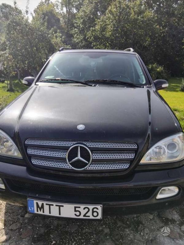 Black Mercedes-Benz ML 350 2003 in Birzai, with an engine capacity of 3.72 L and mileage of 304 thousand km for 2950 €, photo 3 on AUTOMOTO.COM.LV