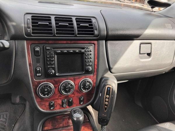 Black Mercedes-Benz ML 350 2003 in Birzai, with an engine capacity of 3.72 L and mileage of 304 thousand km for 2950 €, photo 9 on AUTOMOTO.COM.LV