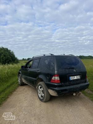 Черный Мерседес МЛ 350 2004 в Гаргждай, объемом двигателя 3.70 л и пробегом 570 тыс. км за 2150 €, фото 4 на AUTOMOTO.COM.LV