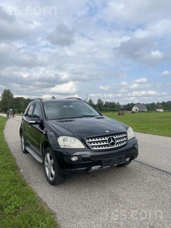 Melns Mercedes-Benz ML 350 2005 Jelgava, ar dzinēja tilpumu 3.50 L un nobraukumu 394 tūkst. km par 5200 €, foto 1 vietnē AUTOMOTO.COM.LV