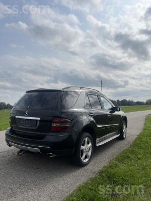 Melns Mercedes-Benz ML 350 2005 Jelgava, ar dzinēja tilpumu 3.50 L un nobraukumu 394 tūkst. km par 5200 €, foto 5 vietnē AUTOMOTO.COM.LV