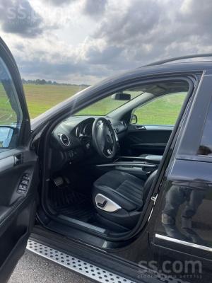 Melns Mercedes-Benz ML 350 2005 Jelgava, ar dzinēja tilpumu 3.50 L un nobraukumu 394 tūkst. km par 5200 €, foto 11 vietnē AUTOMOTO.COM.LV