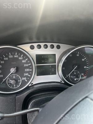 Черный Мерседес МЛ 350 2005 в Елгава, объемом двигателя 3.50 л и пробегом 394 тыс. км за 3500 €, фото 10 на AUTOMOTO.COM.LV