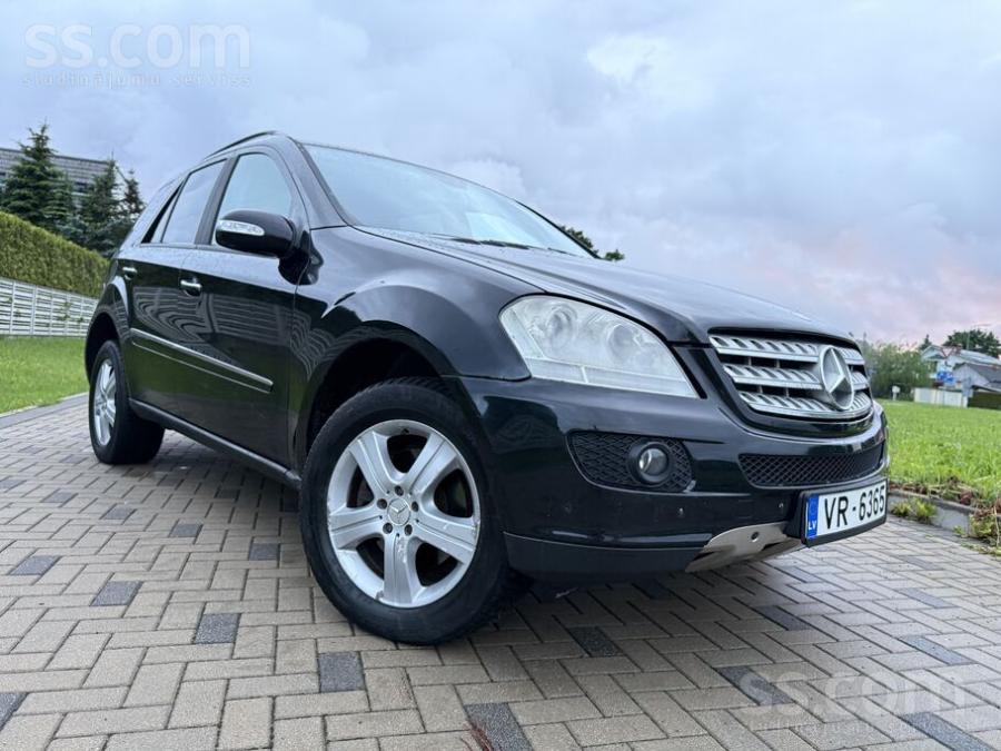Черный Мерседес МЛ 350 2006 в Рига, объемом двигателя 3.50 л и пробегом 350 тыс. км за 4850 €, фото 4 на AUTOMOTO.COM.LV