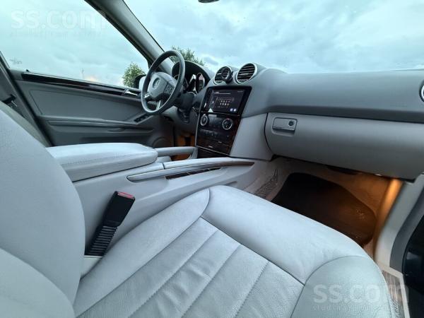 Черный Мерседес МЛ 350 2006 в Рига, объемом двигателя 3.50 л и пробегом 350 тыс. км за 4850 €, фото 5 на AUTOMOTO.COM.LV