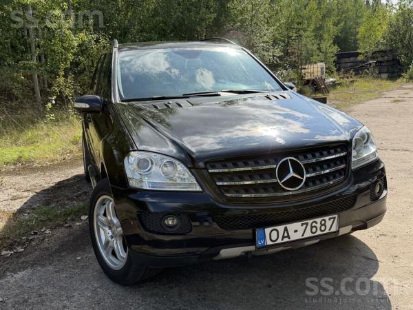 Черный Мерседес МЛ 350 2006 в Рига, объемом двигателя 3.50 л и пробегом 233 тыс. км за 4999 €, фото 4 на AUTOMOTO.COM.LV