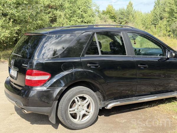 Черный Мерседес МЛ 350 2006 в Рига, объемом двигателя 3.50 л и пробегом 233 тыс. км за 4999 €, фото 10 на AUTOMOTO.COM.LV