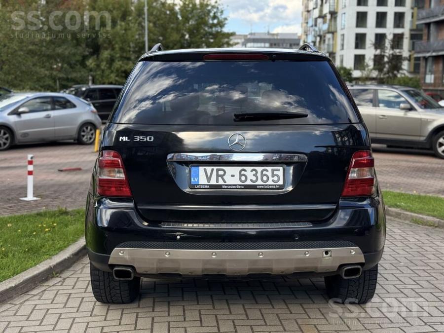 Black Mercedes-Benz ML 350 2006 in Riga, with an engine capacity of 3.50 L and mileage of 360 thousand km for 4390 €, photo 5 on AUTOMOTO.COM.LV