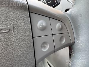 Black Mercedes-Benz ML 350 2006 in Riga, with an engine capacity of 3.50 L and mileage of 360 thousand km for 4390 €, photo 16 on AUTOMOTO.COM.LV
