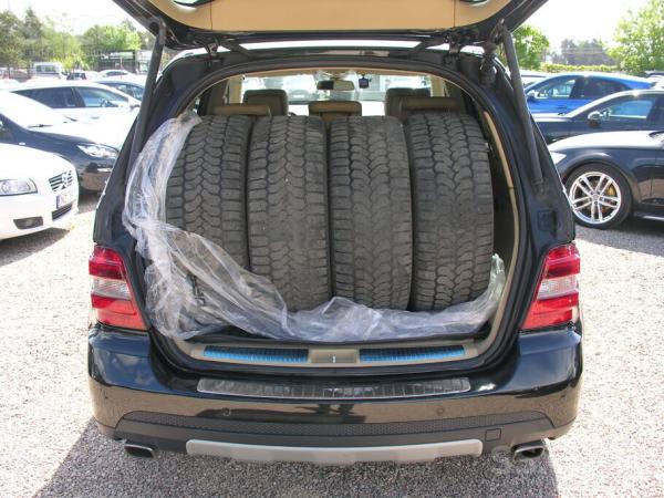 Black Mercedes-Benz ML 350 2007 in Riga, with an engine capacity of 3.50 L and mileage of 0 thousand km for 5950 €, photo 5 on AUTOMOTO.COM.LV