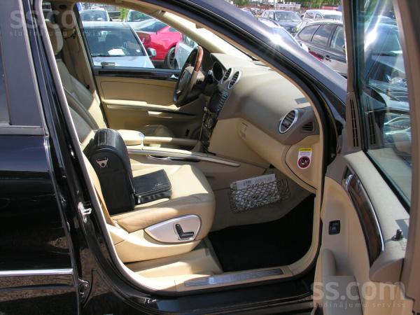 Black Mercedes-Benz ML 350 2007 in Riga, with an engine capacity of 3.50 L and mileage of 0 thousand km for 5950 €, photo 7 on AUTOMOTO.COM.LV