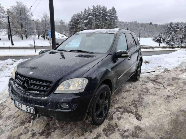 Black Mercedes-Benz ML 350 2008 in Vilnius, with an engine capacity of 2.99 L and mileage of 343 thousand km for 3650 €, photo 2 on AUTOMOTO.COM.LV