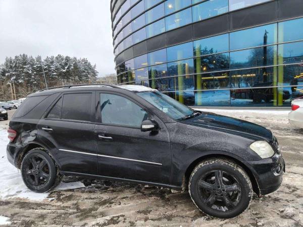 Black Mercedes-Benz ML 350 2008 in Vilnius, with an engine capacity of 2.99 L and mileage of 343 thousand km for 3650 €, photo 10 on AUTOMOTO.COM.LV
