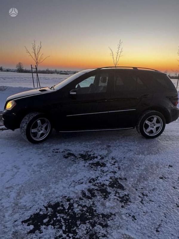 Melns Mercedes-Benz ML 350 2008 Šauļi, ar dzinēja tilpumu 3.50 L un nobraukumu 290 tūkst. km par 6100 €, foto 3 vietnē AUTOMOTO.COM.LV