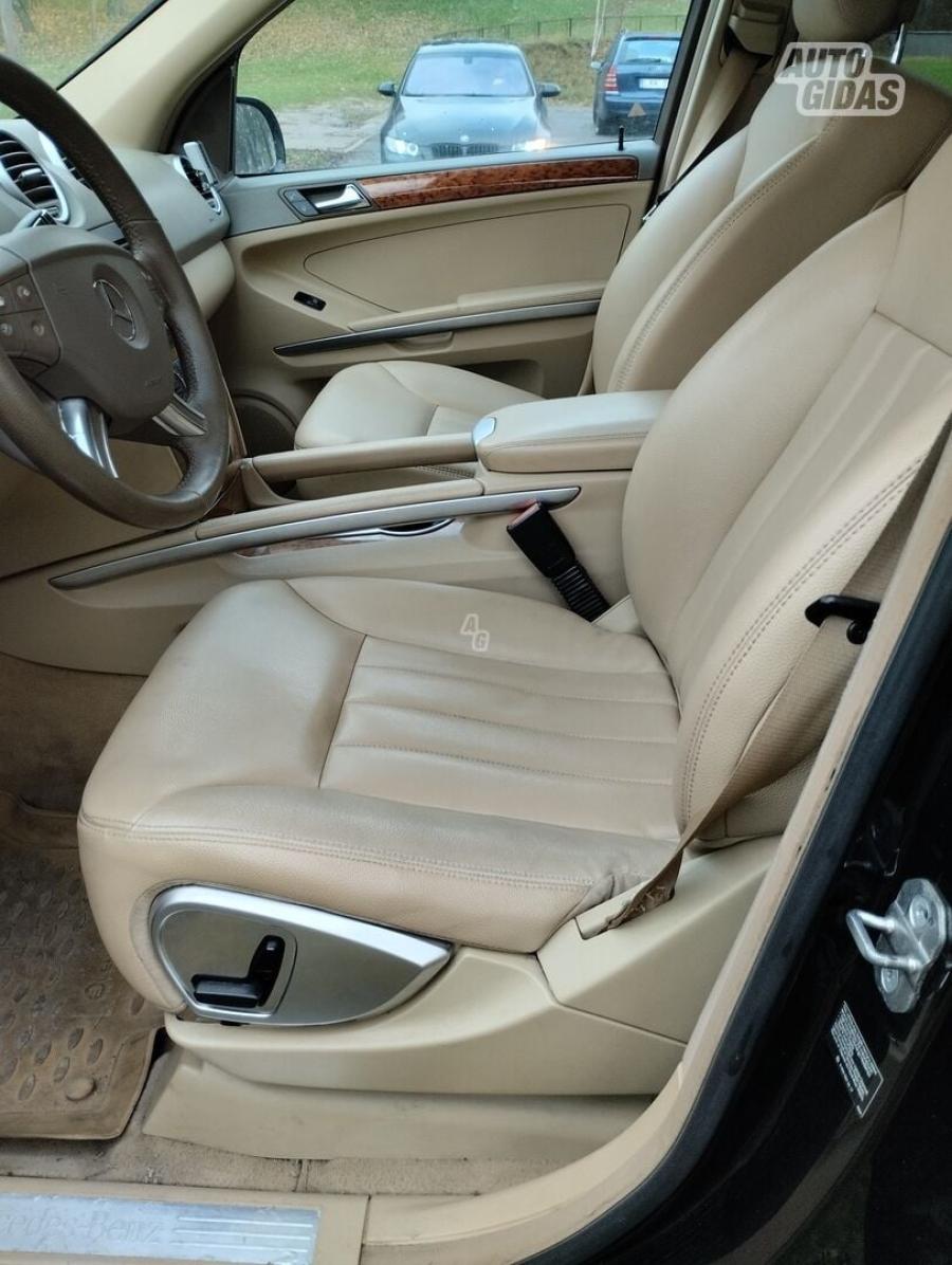 Black Mercedes-Benz ML 350 2008 in Vilnius, with an engine capacity of 3.50 L and mileage of 324 thousand km for 6900 €, photo 10 on AUTOMOTO.COM.LV