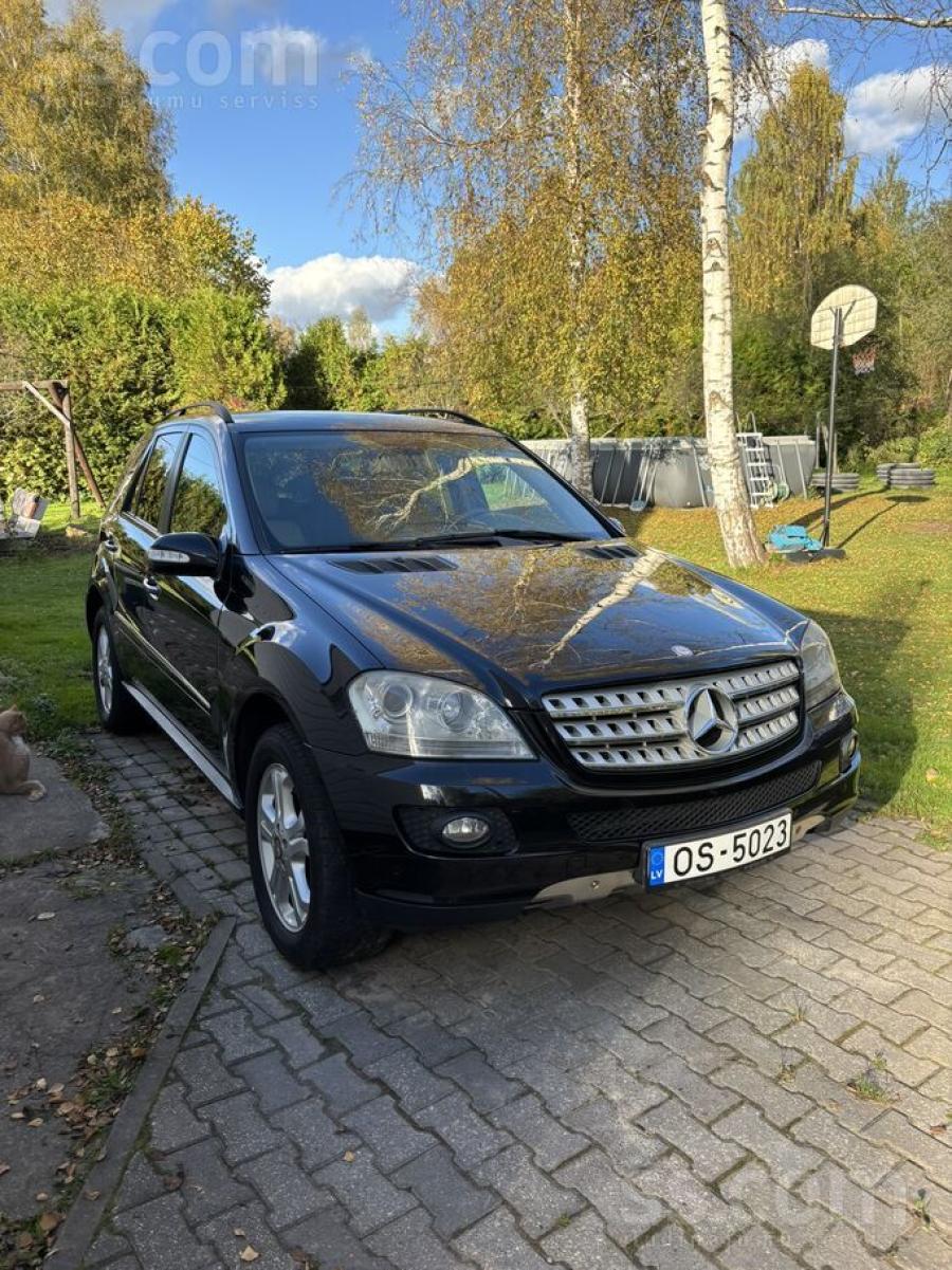Black Mercedes-Benz ML 350 2008 in Riga, with an engine capacity of 3.50 L and mileage of 205 thousand km for 5000 €, photo 4 on AUTOMOTO.COM.LV