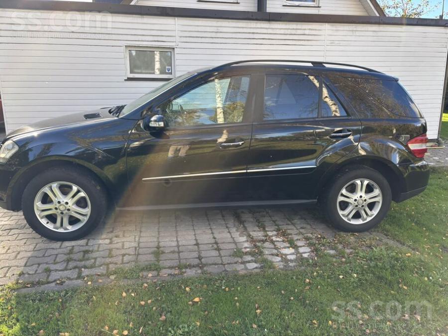 Black Mercedes-Benz ML 350 2008 in Riga, with an engine capacity of 3.50 L and mileage of 205 thousand km for 5000 €, photo 5 on AUTOMOTO.COM.LV