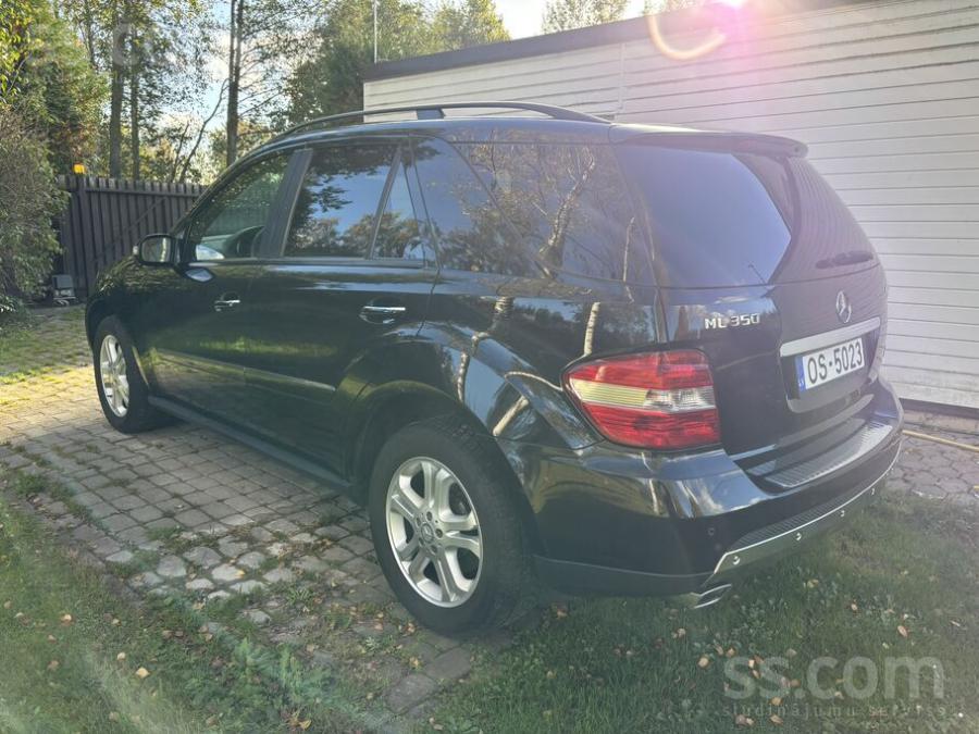 Black Mercedes-Benz ML 350 2008 in Riga, with an engine capacity of 3.50 L and mileage of 205 thousand km for 5000 €, photo 6 on AUTOMOTO.COM.LV