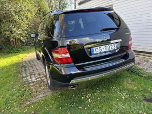 Black Mercedes-Benz ML 350 2008 in Riga, with an engine capacity of 3.50 L and mileage of 205 thousand km for 5000 €, photo 7 on AUTOMOTO.COM.LV