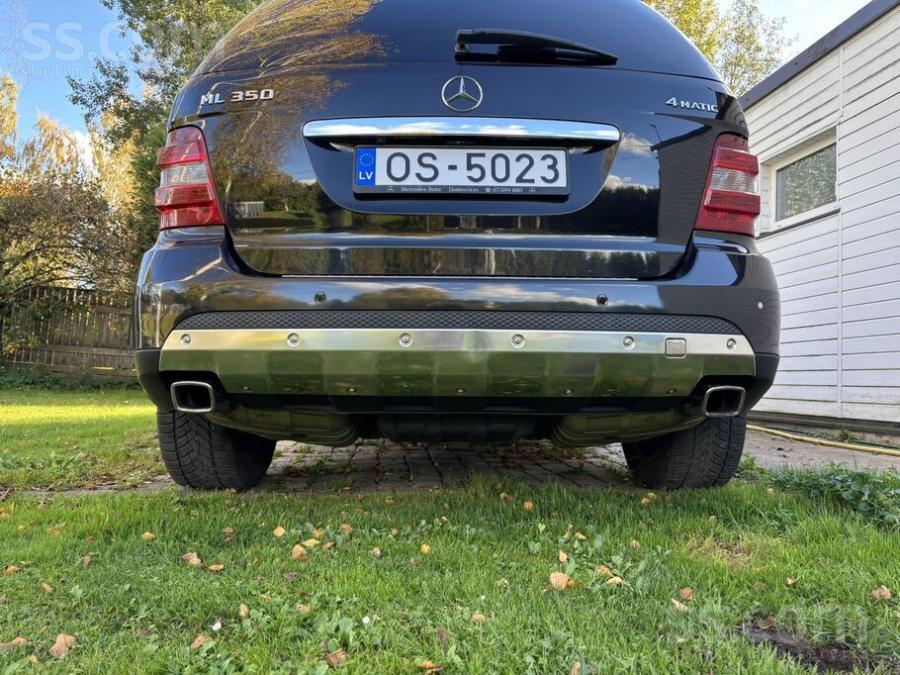 Black Mercedes-Benz ML 350 2008 in Riga, with an engine capacity of 3.50 L and mileage of 205 thousand km for 5000 €, photo 16 on AUTOMOTO.COM.LV