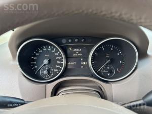 Black Mercedes-Benz ML 350 2008 in Riga, with an engine capacity of 3.50 L and mileage of 205 thousand km for 5000 €, photo 36 on AUTOMOTO.COM.LV
