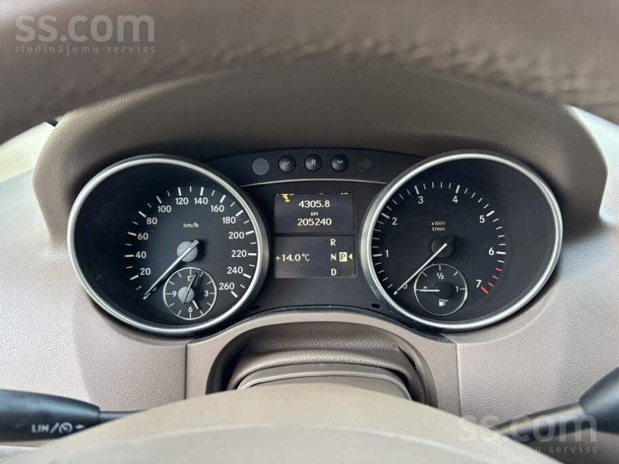 Black Mercedes-Benz ML 350 2008 in Riga, with an engine capacity of 3.50 L and mileage of 205 thousand km for 5000 €, photo 36 on AUTOMOTO.COM.LV