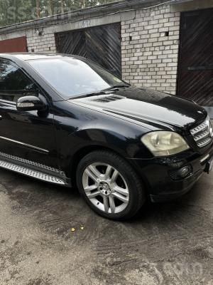 Melns Mercedes-Benz ML 350 2008 Rīga, ar dzinēja tilpumu 3.50 L un nobraukumu 250 tūkst. km par 6500 €, foto 3 vietnē AUTOMOTO.COM.LV