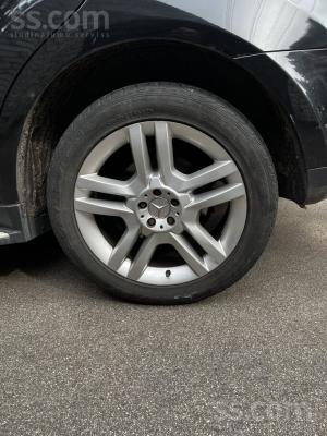 Melns Mercedes-Benz ML 350 2008 Rīga, ar dzinēja tilpumu 3.50 L un nobraukumu 250 tūkst. km par 6500 €, foto 4 vietnē AUTOMOTO.COM.LV