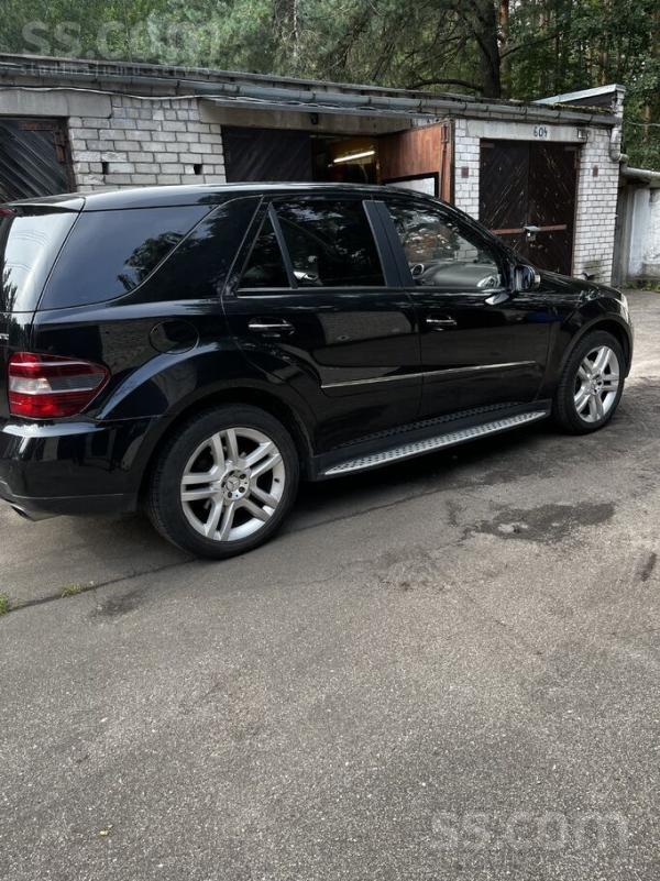 Melns Mercedes-Benz ML 350 2008 Rīga, ar dzinēja tilpumu 3.50 L un nobraukumu 250 tūkst. km par 6500 €, foto 9 vietnē AUTOMOTO.COM.LV