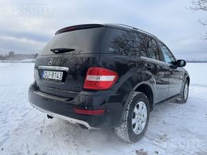 Melns Mercedes-Benz ML 350 2009 Ogre, ar dzinēja tilpumu 3.00 L un nobraukumu 307 tūkst. km par 8400 €, foto 5 vietnē AUTOMOTO.COM.LV