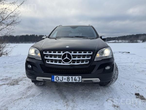 Black Mercedes-Benz ML 350 2009 in Ogre, with an engine capacity of 3.00 L and mileage of 307 thousand km for 8400 €, photo 6 on AUTOMOTO.COM.LV