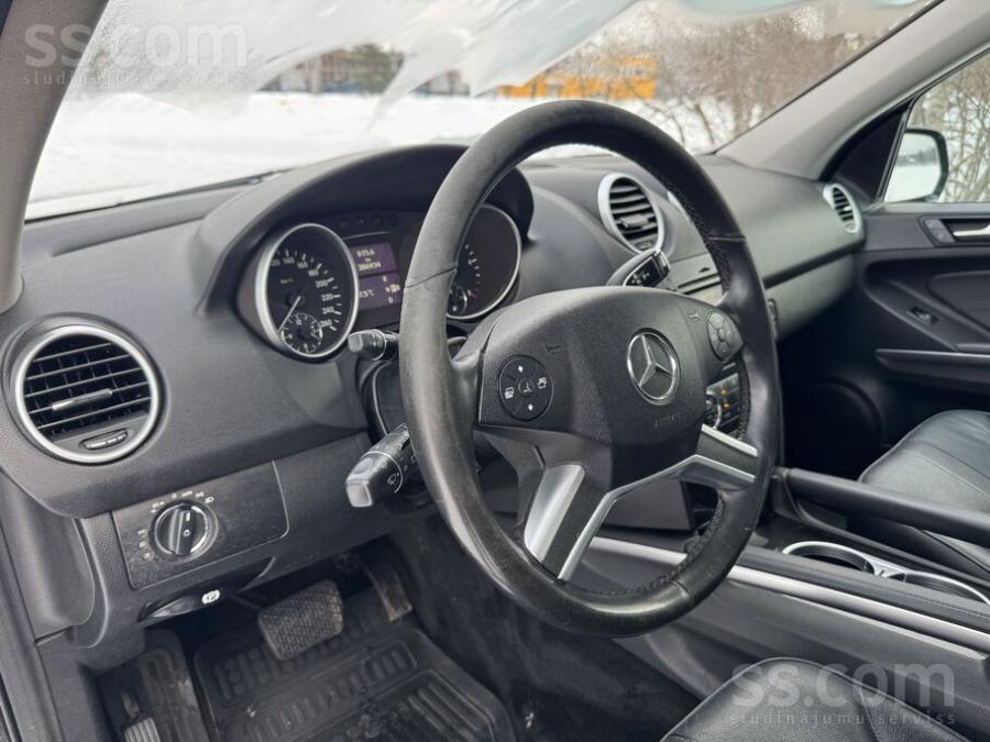 Melns Mercedes-Benz ML 350 2009 Ogre, ar dzinēja tilpumu 3.00 L un nobraukumu 307 tūkst. km par 8400 €, foto 16 vietnē AUTOMOTO.COM.LV