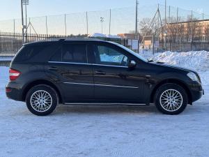 Melns Mercedes-Benz ML 350 2009 Jonava, ar dzinēja tilpumu 3.00 L un nobraukumu 285 tūkst. km par 9650 €, foto 11 vietnē AUTOMOTO.COM.LV