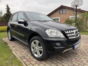 Черный Мерседес МЛ 350 2009 в Огре, объемом двигателя 3.00 л и пробегом 307 тыс. км за 6950 €, фото 3 на AUTOMOTO.COM.LV